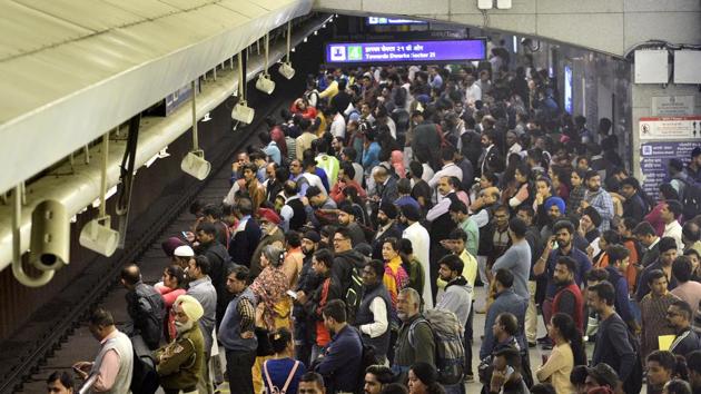Delhi trains go off radar, services on Blue Line Metro affected ...