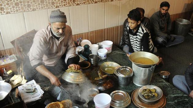 Photos| Harissa: The one-pot wonder keeping Kashmir warm in the winter ...
