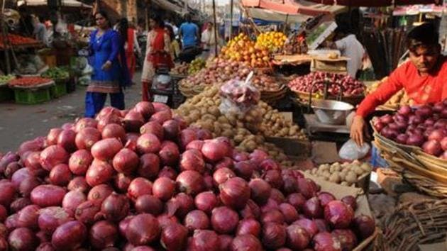 Govt doubles export incentive on onions to shore up prices, boost ...