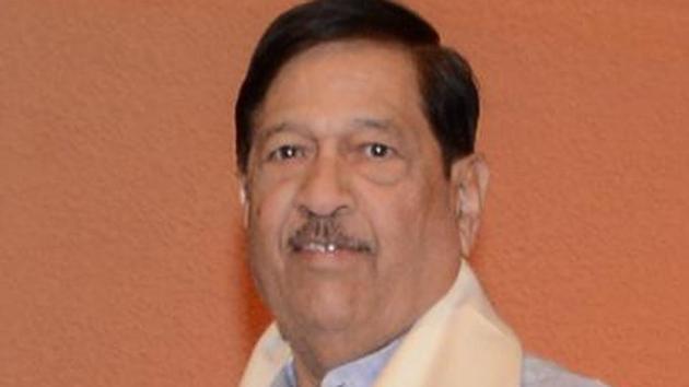 Some leaders from Pune unit of Congress supporting Girish Bapat, says ...