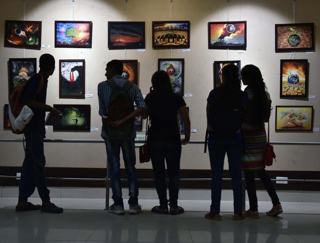 Ashok Kumar’s paintings on auction in Pune | Hindustan Times