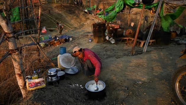 Photos: Myanmar’s black gold lures plucky oil drillers | Hindustan Times