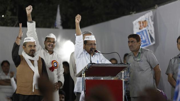 Lok Sabha elections 2019: AAP rolls out poll wagon, promises full ...