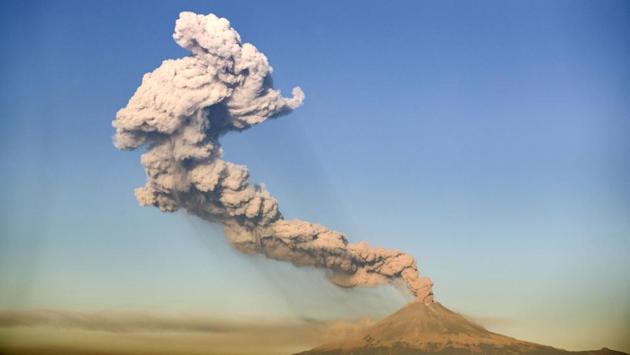 A Scramble For Aid In Mozambique And Light Over Mont Blanc Photos Of