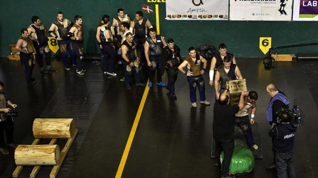 Photos: Lifting 200-kilogram stones in Spain’s Basque Country ...