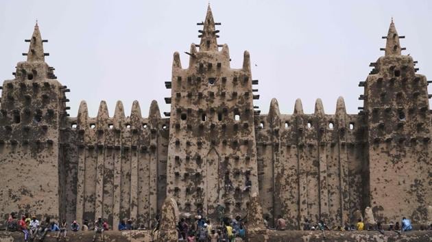 Photos: The annual rendering of Mali’s Great Mosque of Djenne ...