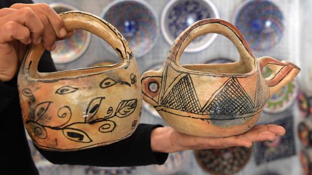 Photos: From mother to daughter, Tunisia potters pass on ancestral know ...