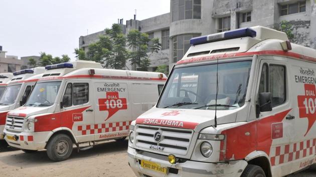 Two Ghaziabad women deliver in ambulances due to snarl - Hindustan Times