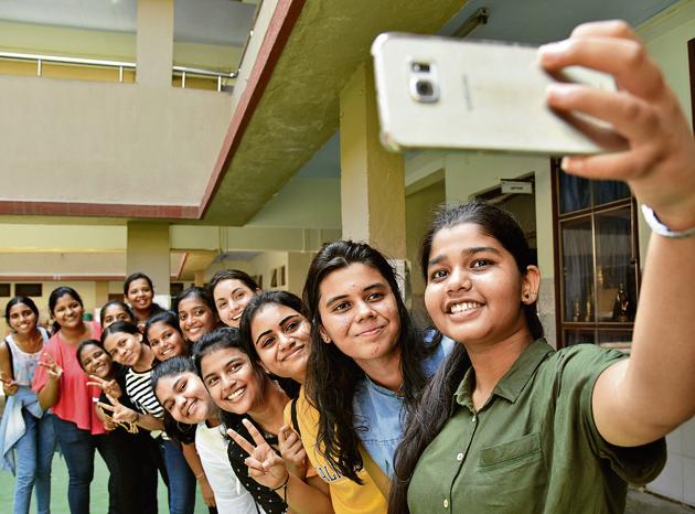 SSC pass percentage dips across Maharashtra; lowest in Mumbai since ...