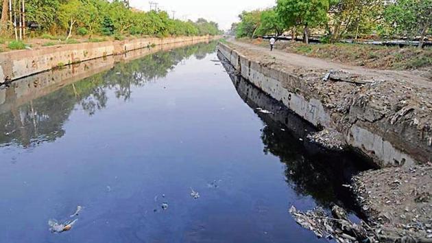 Noida asked to pay Rs. 1 cr penalty for dumping untreated sewage into ...