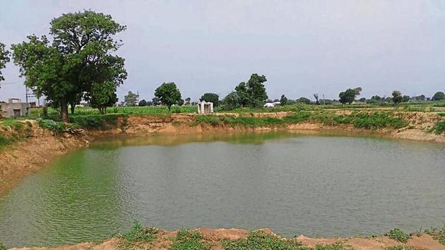 Admin fails to make use of funds to build ponds in Gurugram | Hindustan ...