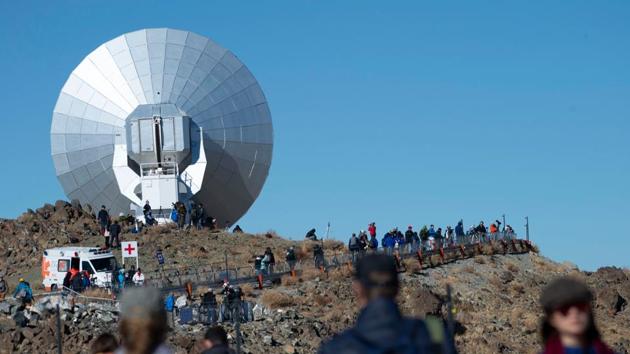 Photos: Total solar eclipse stuns skywatchers over South America ...