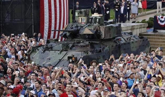 With tanks and jets, Donald Trump celebrates US Independence Day ...