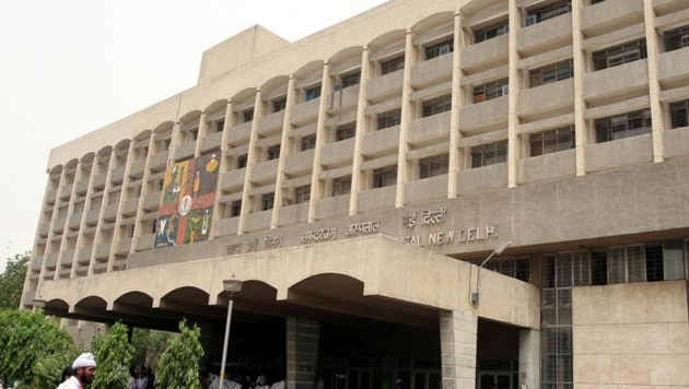 Safdarjung hospital starts Sunday clinic for senior citizens | Latest ...