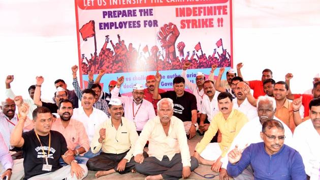 Ordnance factory workers in Pune defer strike | Hindustan Times