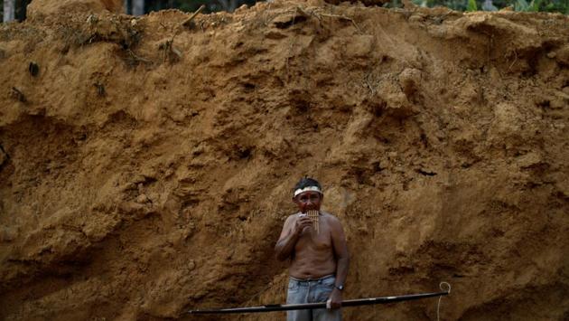 Photos: Brazil’s indigenous Mura bring out war paint in fight for ...