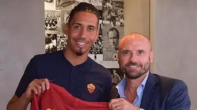 Manchester United defender Chris Smalling completes Roma loan move ...