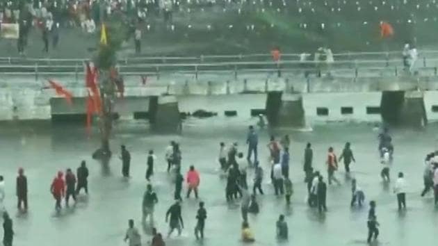 200 injured in stone-pelting ritual in this Madhya Pradesh village ...