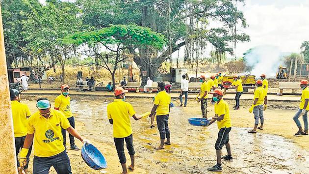 1st batch of SPPU students return after aiding flood-hit villages ...