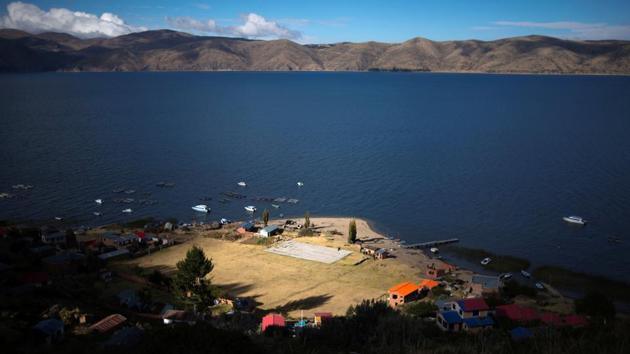 Photos: Lake Titicaca, once an Andean deity, faces pollution threat ...