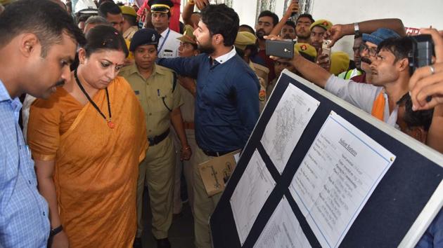 Smriti Irani visits Amethi with rail connectivity, temple ...