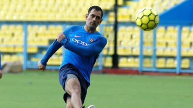 MS Dhoni enjoys game of football with Bollywood actor Arjun Kapoor ...