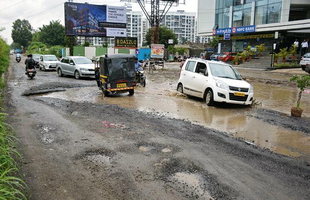 Bumpy rides on Pune service roads along Bengaluru-Mumbai highway irk ...