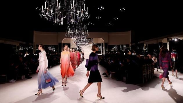PHOTOS: Birdcages and pearls galore at Chanel’s craft-heavy fashion ...