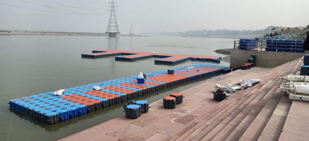 Modi to hold parleys on floating platform on the Ganga | Hindustan Times