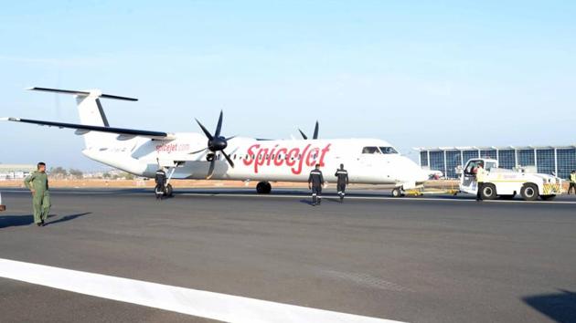 Goa-bound SpiceJet escapes major accident, lands on third attempt. Here ...
