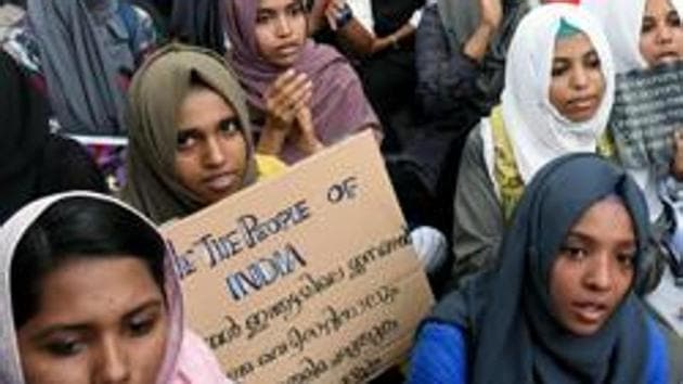 Clashes with cops in Kerala; TN protests despite police denial | India News