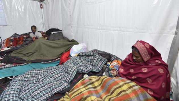 Photos | Survival of the warmest: Homeless’ cold struggle | Hindustan Times