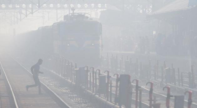 21 trains running late due to low visibility in Northern Railway region ...