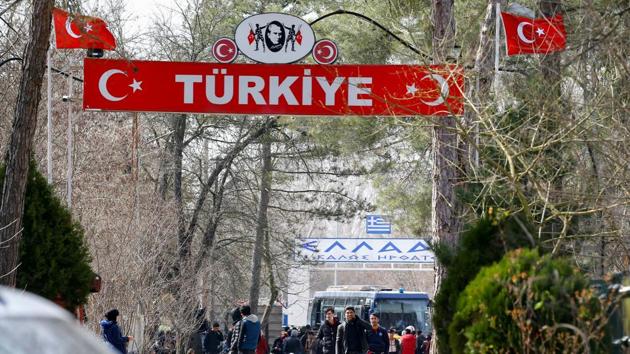 Photos: Refugees head to Europe as Turkey opens gate | Hindustan Times