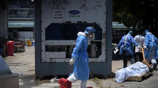 Pile of bodies linked to coronavirus found at US nursing home | World ...