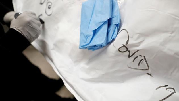 Photos: Women undertakers step in for New York’s Covid-19 victims ...