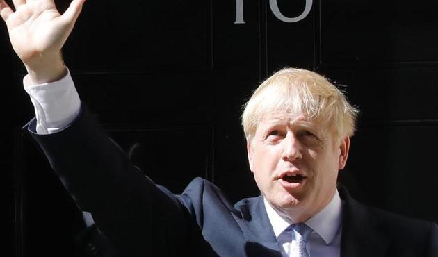 UK PM Boris Johnson makes first public appearance after coronavirus ...