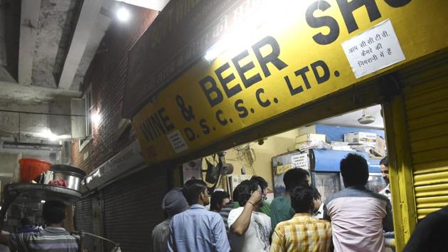 Delhi RWAs urge govt to shut down all liquor shops in city | Latest ... Delhi RWAs urge govt to shut down all liquor shops in city | Latest ...