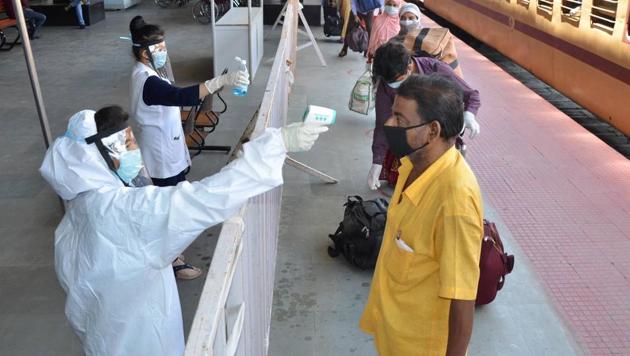 Migrants stranded all over world at heightened risk of Covid-19: IOM ...