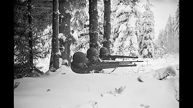 Photos: War veteran turned photographer recalls WWII on 75th ...