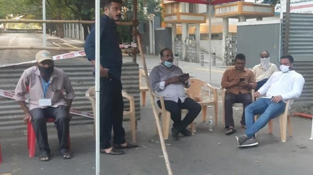 Akurdi Pradhikaran residents protest quarantine facility in green zone ...