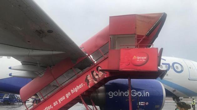 SpiceJet ladder hits parked IndiGo aircraft amid gusty winds | Mumbai news