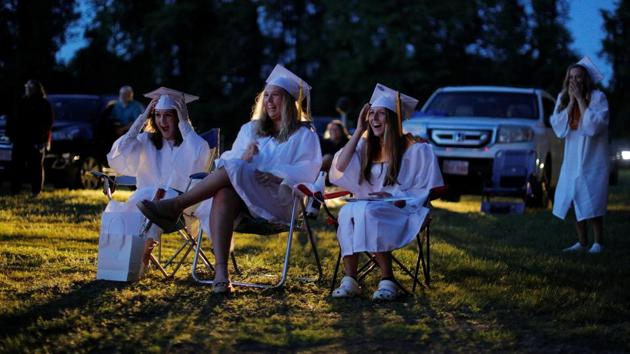Photos: Graduating in a drive-in theatre amid the pandemic | Hindustan ...
