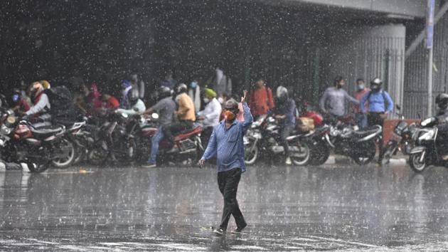 Photos: Delhi-NCR marks monsoon’s arrival with heavy rains | Hindustan ...