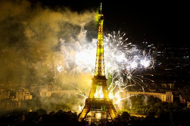 Photos: Bastille Day fireworks light up Eiffel Tower, Paris sky | Hindustan Times