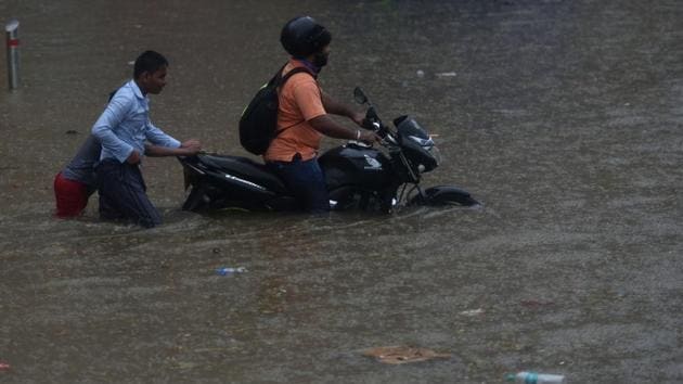 Heavy rains throw traffic out of gear, waterlogging reported from ...