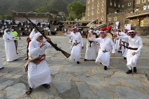PHOTOS: Local tourists vacation in Rijal Almaa, Saudi’s culturally ...