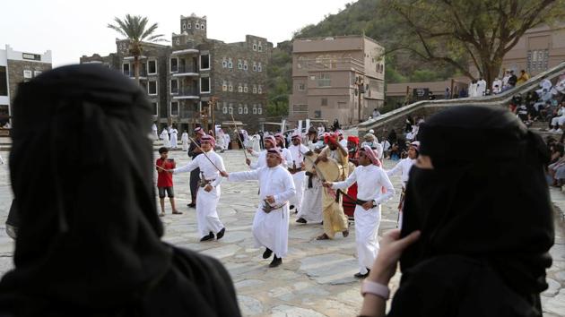 PHOTOS: Local tourists vacation in Rijal Almaa, Saudi’s culturally ...