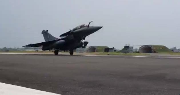Watch: Rafale touches down on Indian land, Defence minister Rajnath ...