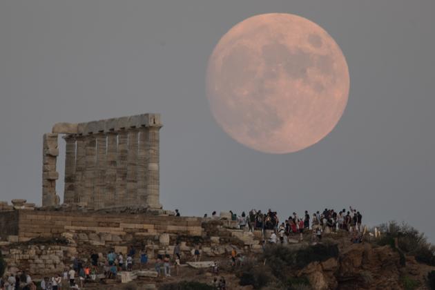 Sturgeon Moon, August’s full moon, in pictures | Hindustan Times